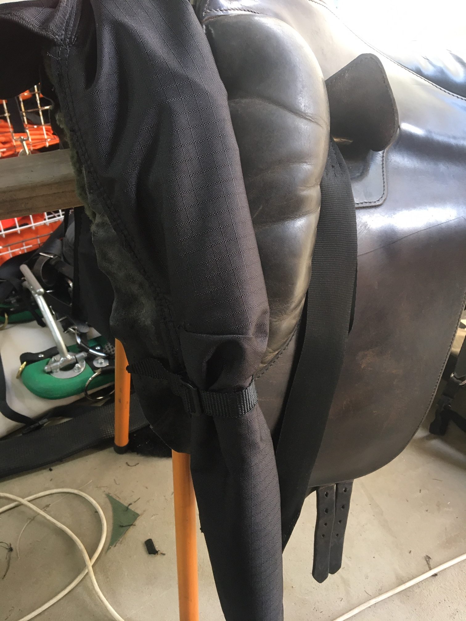 RIDER LEG RAIN COVER - Digger Dog Endures